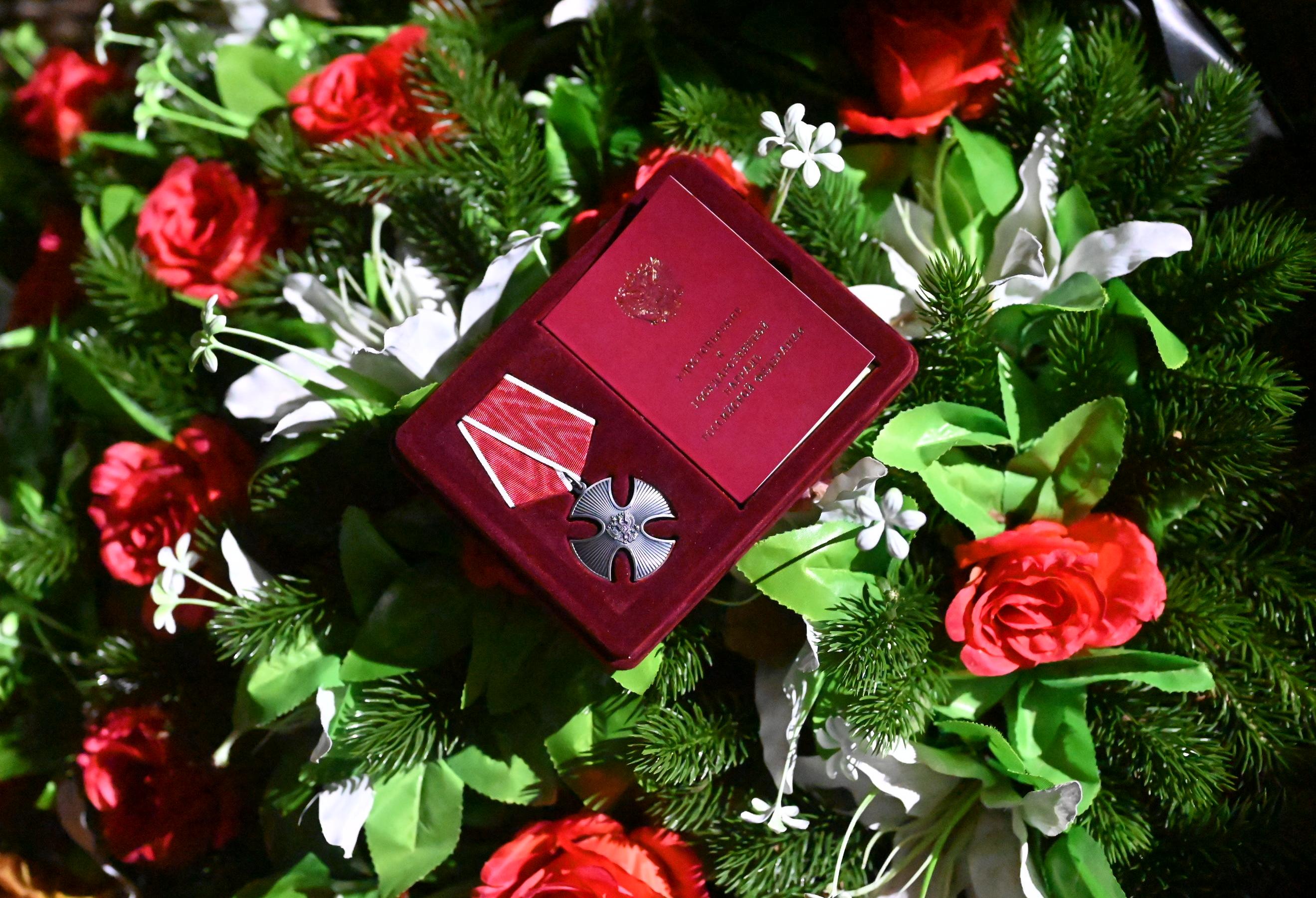 Открытие выставки фоторабот участника СВО гвардии капитана Дениса ...